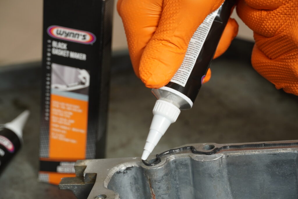 Black Gasket Maker | Wynn's Europe